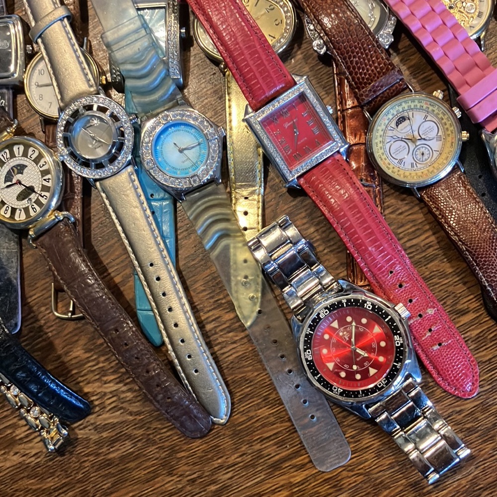 Lots Of 33 Piece, Assorted Ladies Wrist Watches, Not … - Gem